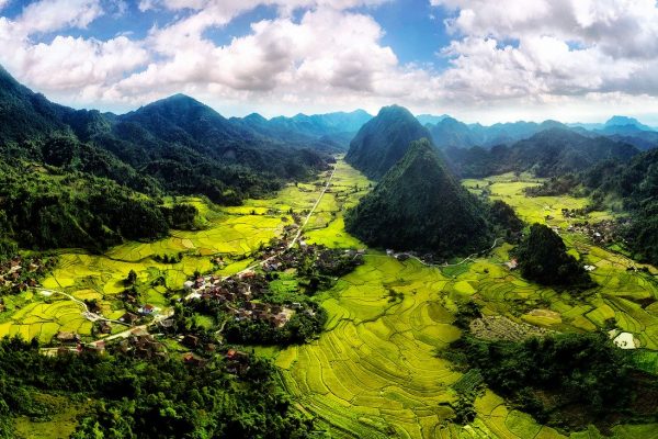 Vietnam Backpacking - An Ultimate Guide With Itinerary, Tips & Tricks