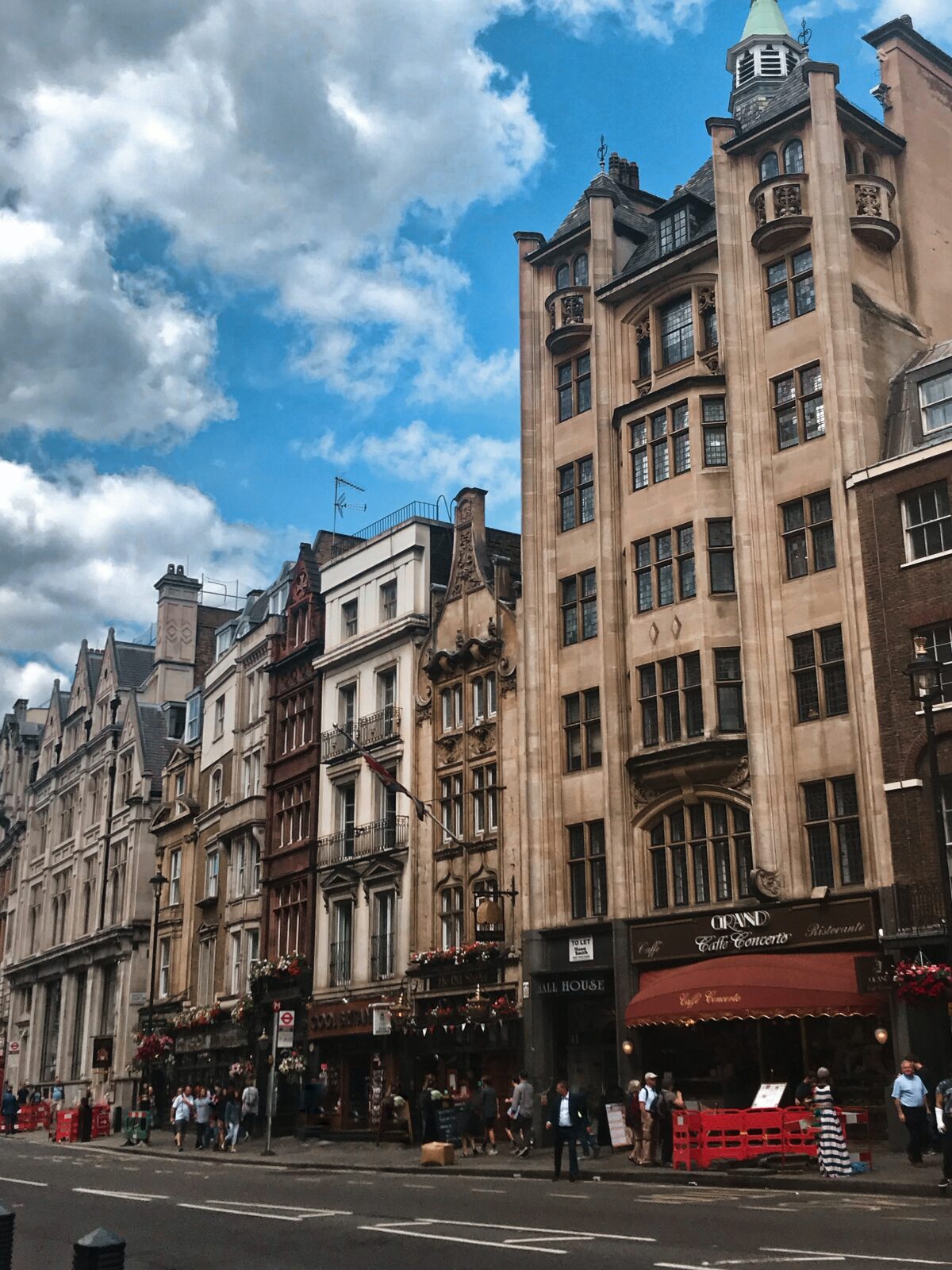 180 London Captions That'll Inspire You To Plan an Epic Trip