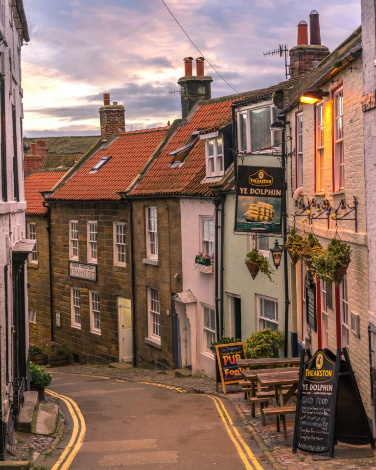 305 Famous Quotes About England To Love (That'll Make You Laugh Too)