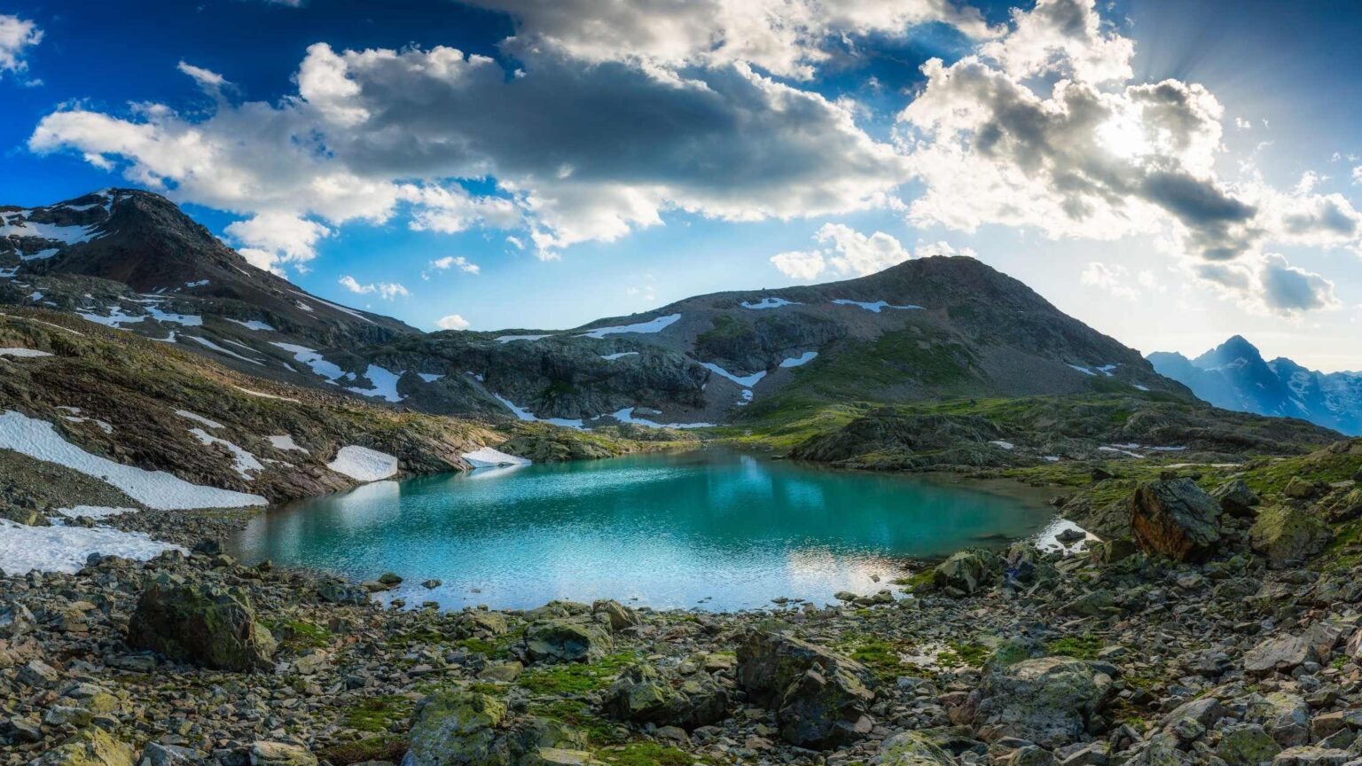 16 Beautiful Lakes In Mammoth Lakes For A Summer Weekend Getaway