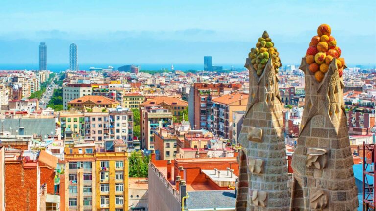 How to Explore Spain in a Week - Best Possible Itineraries(+tips)