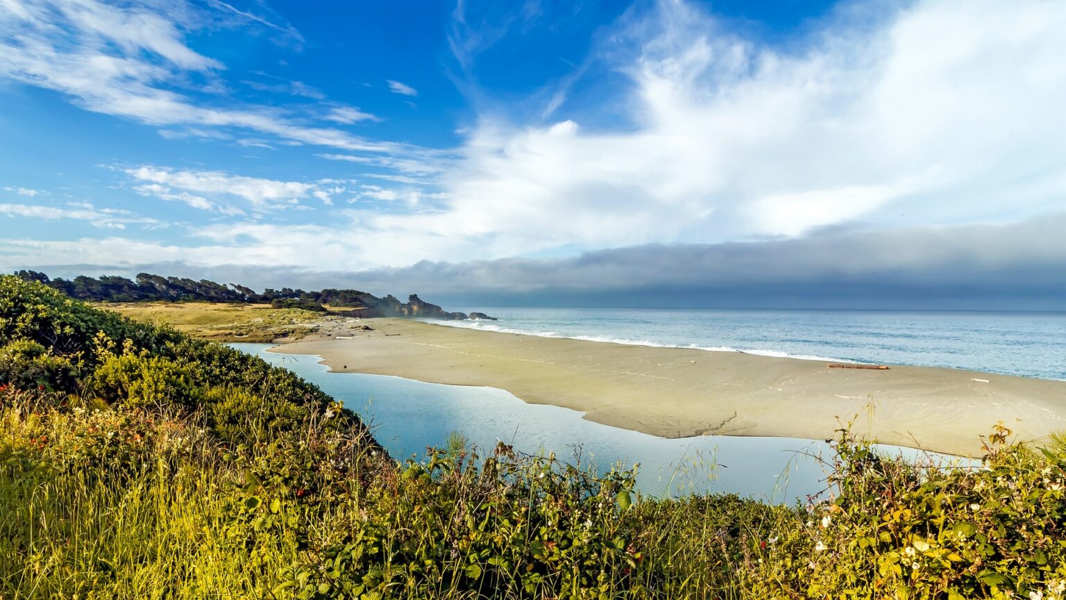 31 Best Northern California Beach Towns For Your Bucket List
