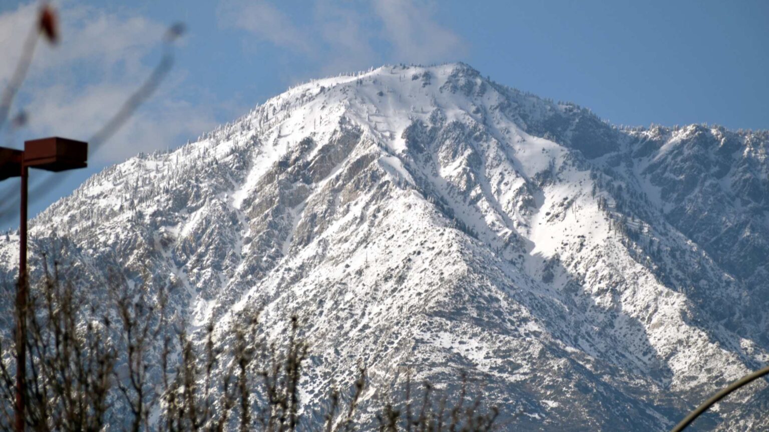 Snow In California - 28 Prettiest Places For a White Winter Trip