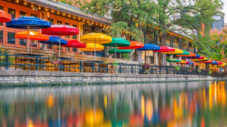 25 Christmas Towns In Texas For a Hallmark Like Winter Holiday