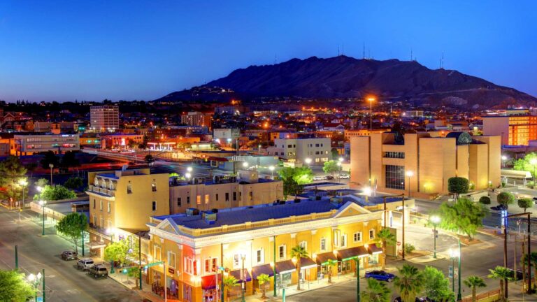25 Christmas Towns In Texas For a Hallmark Like Winter Holiday