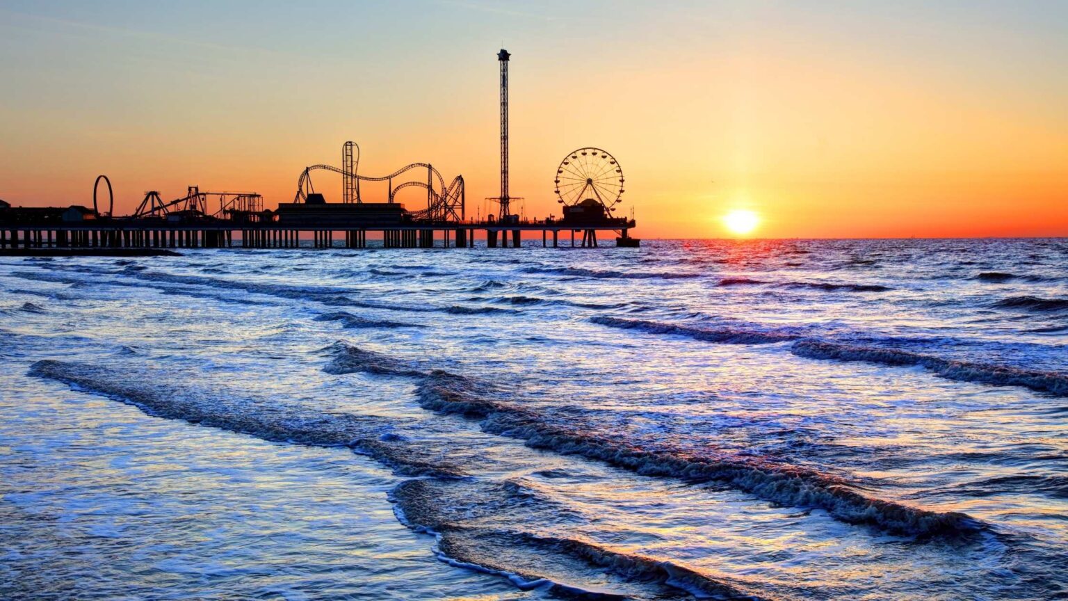 25 Christmas Towns In Texas For a Hallmark Like Winter Holiday