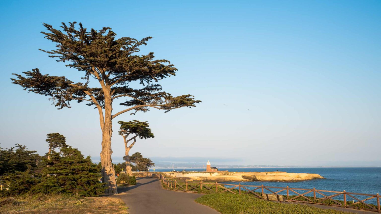 21 Pretty Lighthouses In California You Should Visit At Least Once