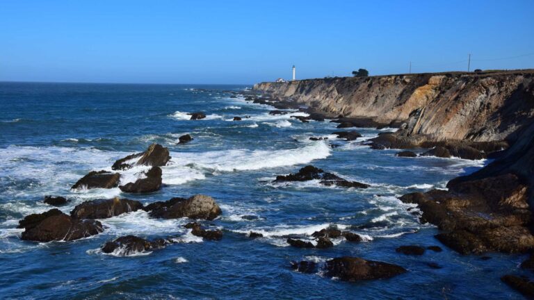 21 Pretty Lighthouses In California You Should Visit At Least Once
