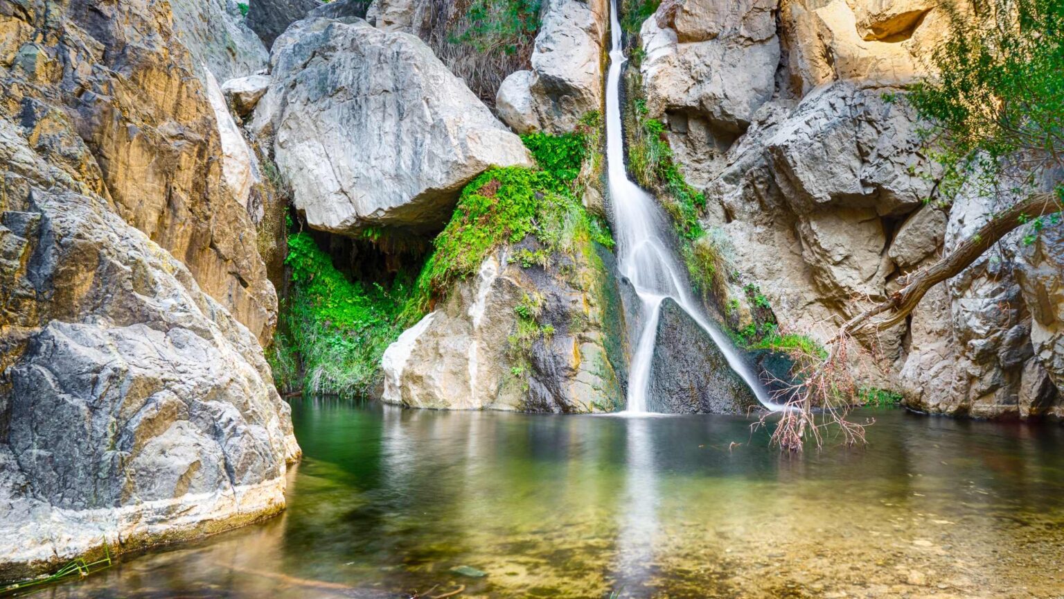19 Pretty Waterfalls in Southern California You Should Visit